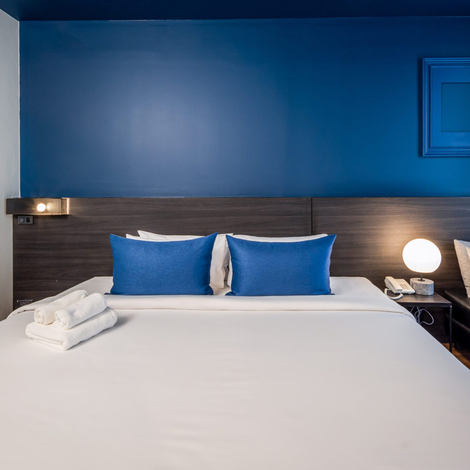 ROOMS – Red Crocodiel